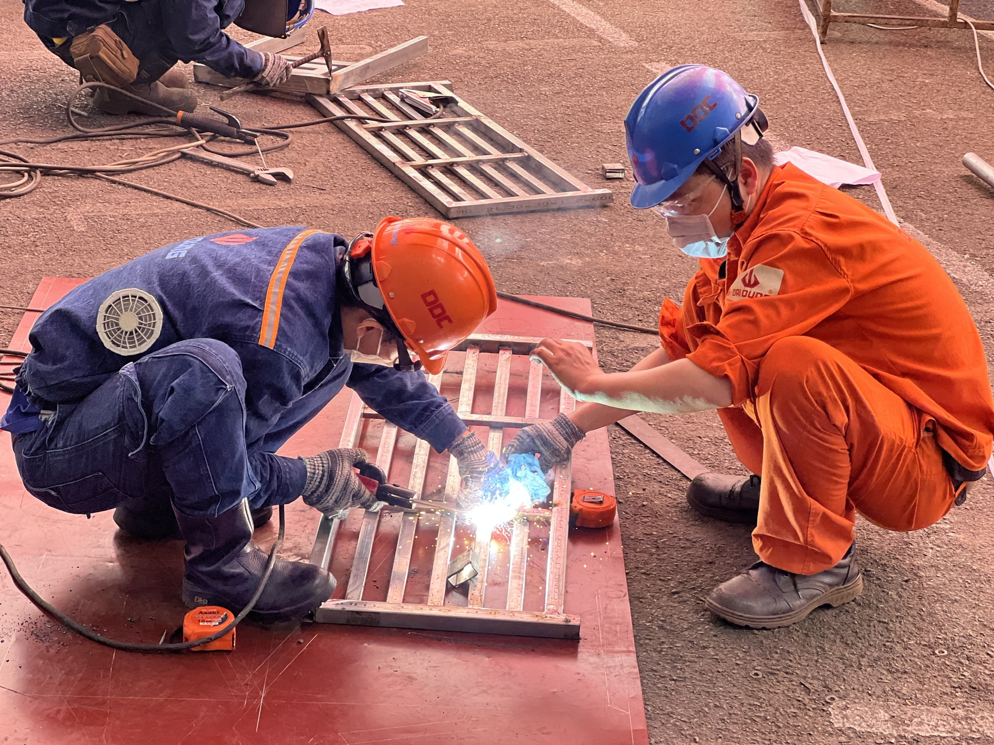 Thợ làm cơ Khí hàn xì tại Hà Nội và Tphcm sài gòn giá rẻ nhanh gọn 2026 ...